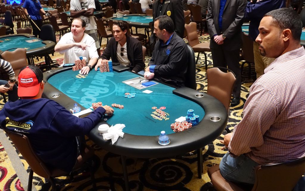 Event 1: Chip Counts & Chop Negotiations | Seminole Hard Rock Hollywood ...