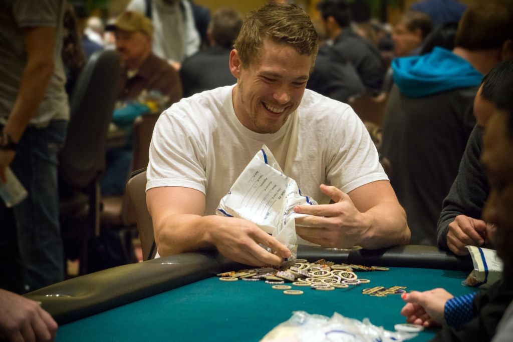 Main Event Day 2: Underway | Seminole Hard Rock Hollywood Poker