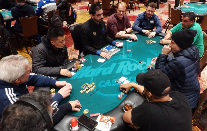 Championship Day 1A: Four Players Chop a Pot With a Flush on the Board ...