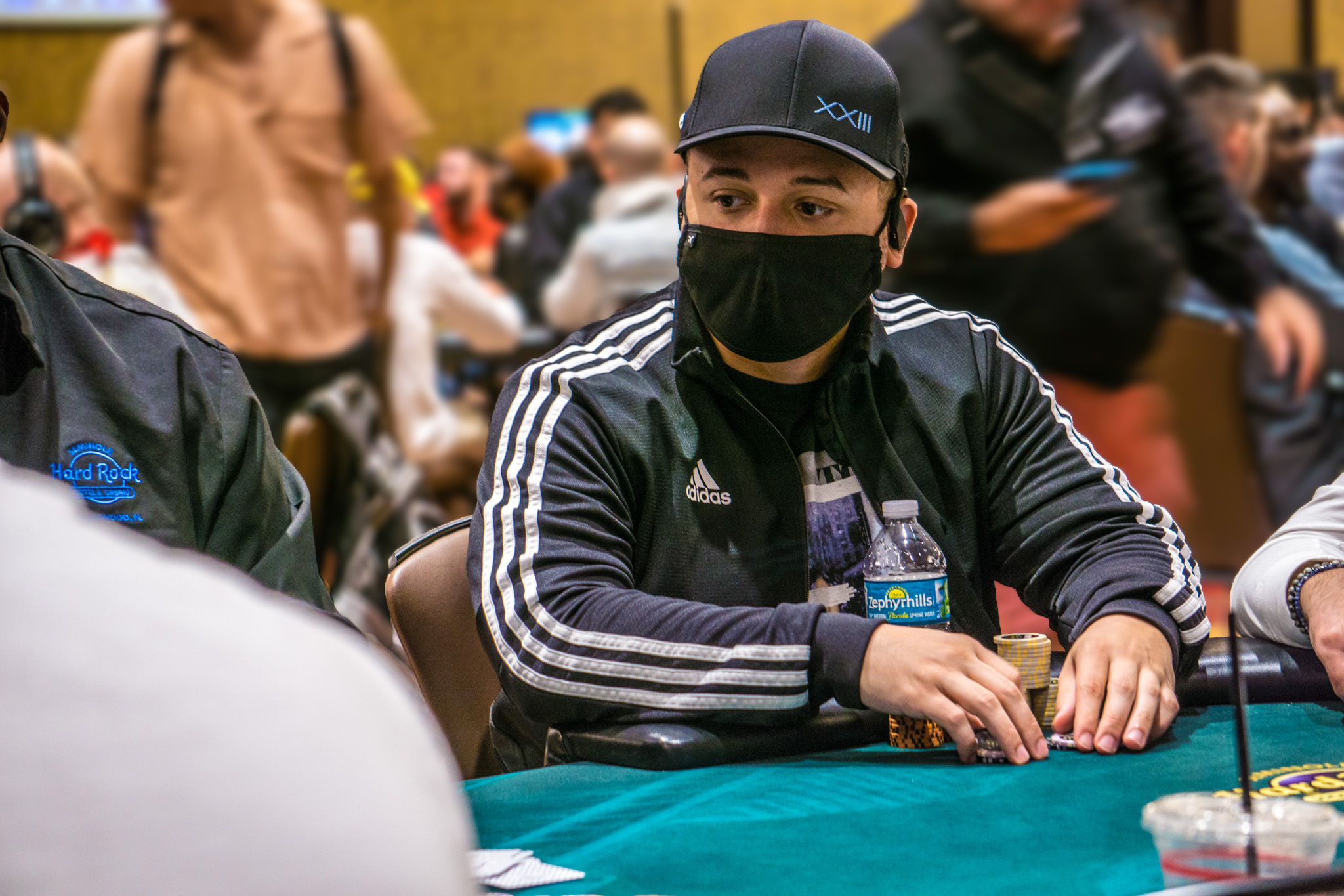 Event 15 Flight E: Ryan Jones Leads the Field at the Break with 190,400 ...