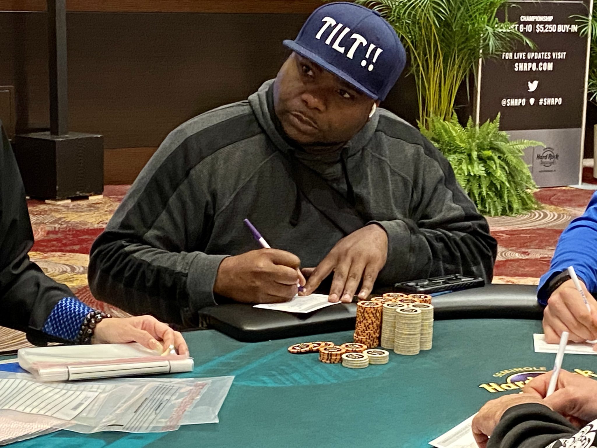 Event 1 Flight D: Geddes Cooper Leads 72 Survivors | Seminole Hard Rock ...