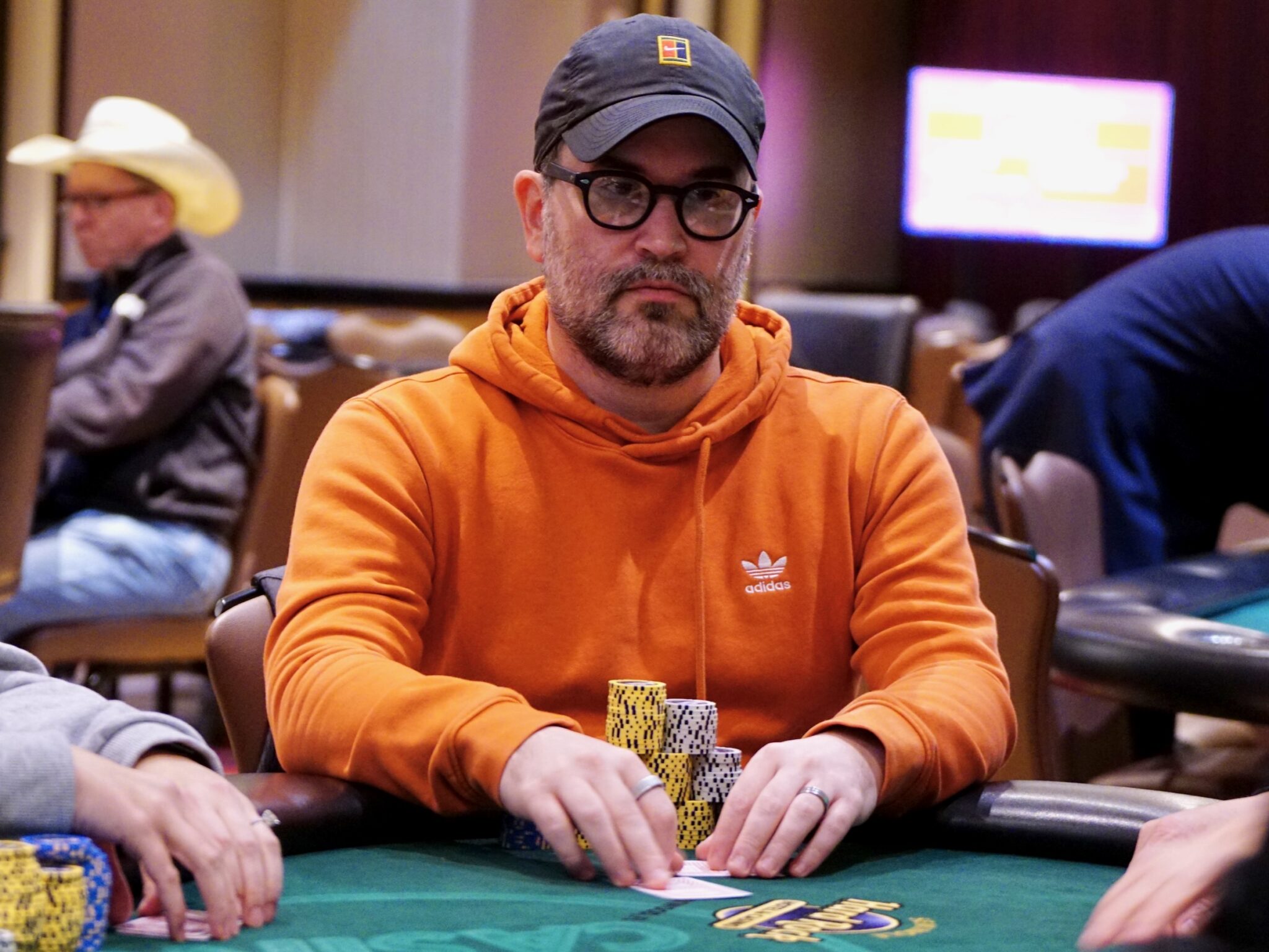 Event 26: Ethan Bennett Leads the Field After Dinner with 220,500 ...